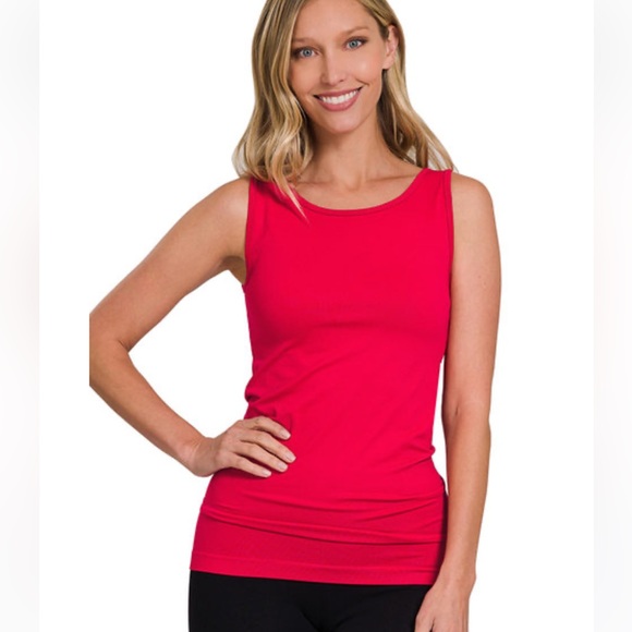 Zenana Outfitters | Tops | Zenana Classic Seamless Scoop Neck ...